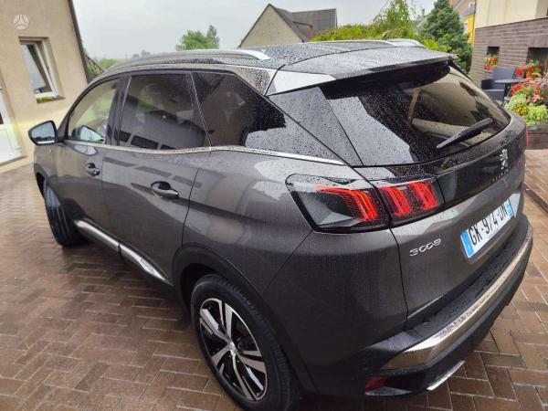 Grey Peugeot 3008 2022 in Kalvarija, with an engine capacity of 1.20 L and mileage of 70 thousand km for 16880 €, photo 3 on AUTOMOTO.COM.LV