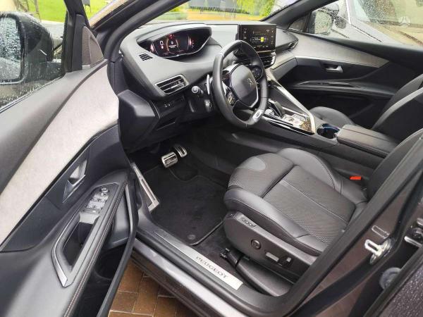 Grey Peugeot 3008 2022 in Kalvarija, with an engine capacity of 1.20 L and mileage of 70 thousand km for 16880 €, photo 8 on AUTOMOTO.COM.LV