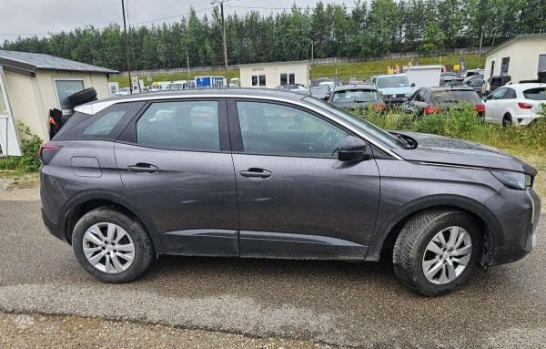 Grey Peugeot 3008 2023 in Vilnius, with an engine capacity of 1.20 L and mileage of 142 thousand km for 13068 €, photo 4 on AUTOMOTO.COM.LV