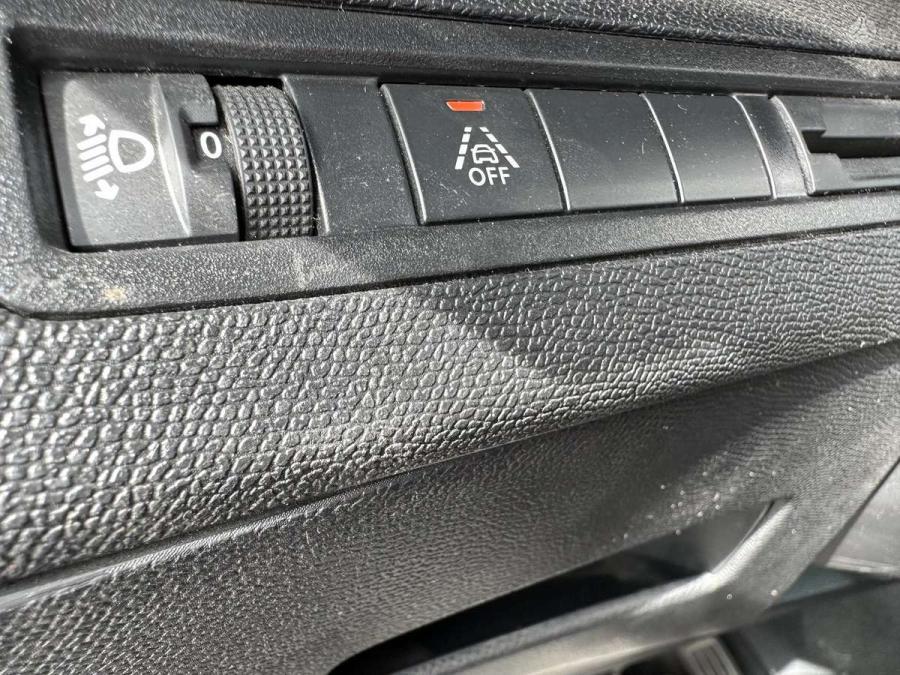 Pelēks Peugeot 3008 2023 Viļņa, ar dzinēja tilpumu 1.20 L un nobraukumu 120 tūkst. km par 13914 €, foto 16 vietnē AUTOMOTO.COM.LV