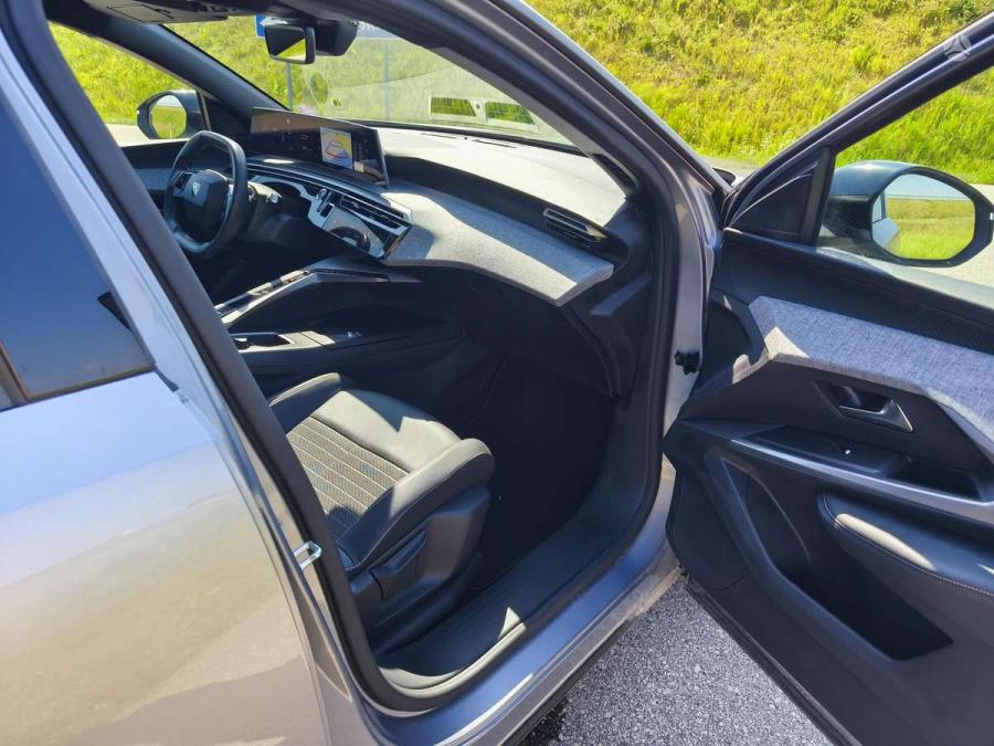 Pelēks Peugeot 3008 2024 Radviliškis, ar dzinēja tilpumu 1.20 L un nobraukumu 102 tūkst. km par 21100 €, foto 19 vietnē AUTOMOTO.COM.LV