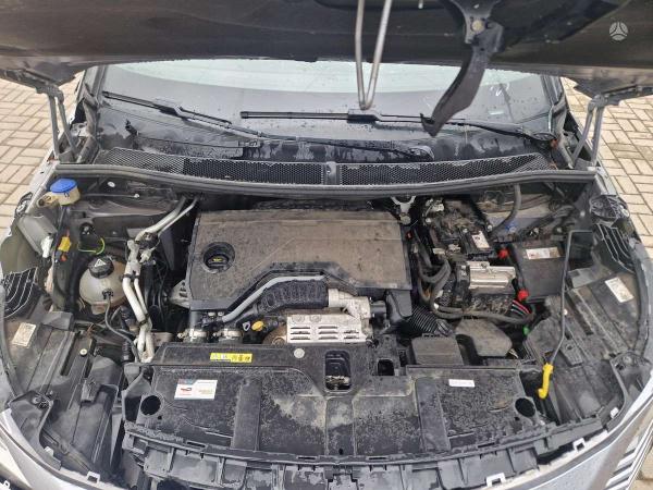 Grey Peugeot 3008 2024 in Kaunas, with an engine capacity of 1.20 L and mileage of 63 thousand km for 9400 €, photo 9 on AUTOMOTO.COM.LV