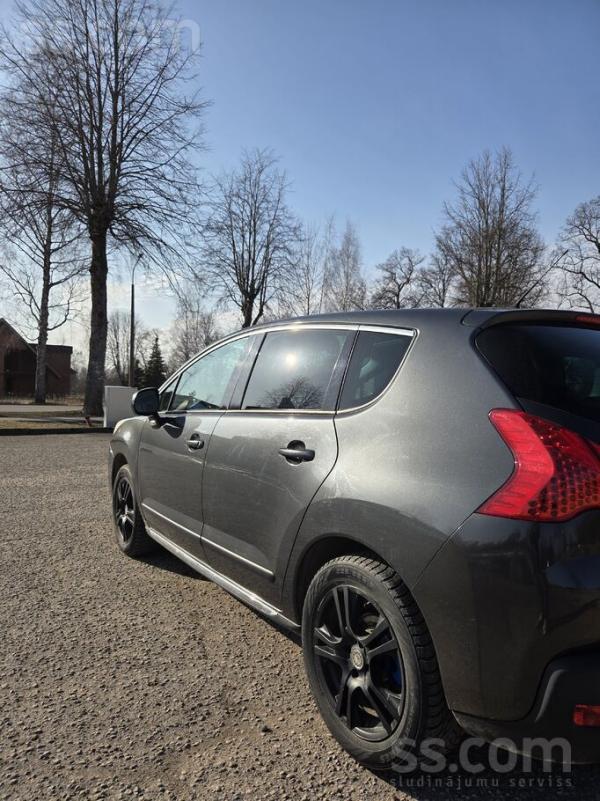 Grey Peugeot 3008 2010 in Cesis, with an engine capacity of 2.00 L and mileage of 253 thousand km for 4500 €, photo 3 on AUTOMOTO.COM.LV