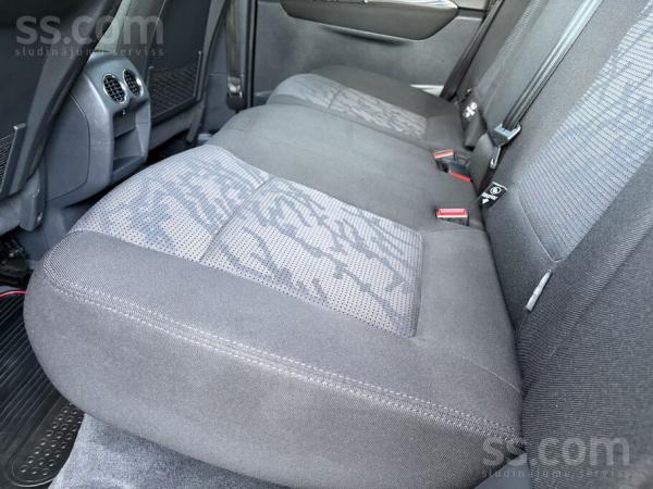 Pelēks Peugeot 3008 2010 Jelgava, ar dzinēja tilpumu 1.60 L un nobraukumu 188 tūkst. km par 4450 €, foto 7 vietnē AUTOMOTO.COM.LV