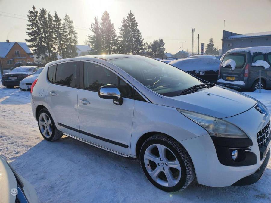 Grey Peugeot 3008 2011 in Taurage, with an engine capacity of 2.00 L and mileage of 277 thousand km for 3300 €, photo 6 on AUTOMOTO.COM.LV