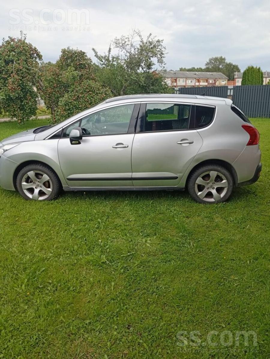 Grey Peugeot 3008 2011 in Madona, with an engine capacity of 1.60 L and mileage of 243 thousand km for 4350 €, photo 3 on AUTOMOTO.COM.LV