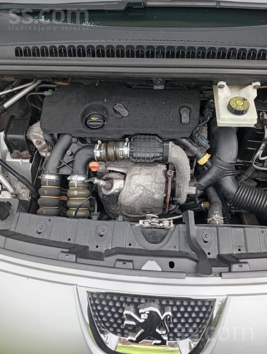 Grey Peugeot 3008 2011 in Madona, with an engine capacity of 1.60 L and mileage of 243 thousand km for 4350 €, photo 9 on AUTOMOTO.COM.LV