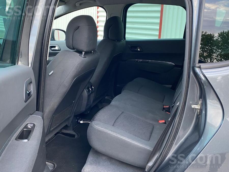 Grey Peugeot 3008 2015 in Riga, with an engine capacity of 1.60 L and mileage of 244 thousand km for 4490 €, photo 12 on AUTOMOTO.COM.LV