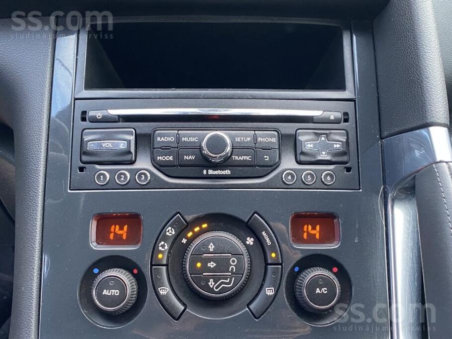 Grey Peugeot 3008 2015 in Riga, with an engine capacity of 1.60 L and mileage of 244 thousand km for 4490 €, photo 19 on AUTOMOTO.COM.LV
