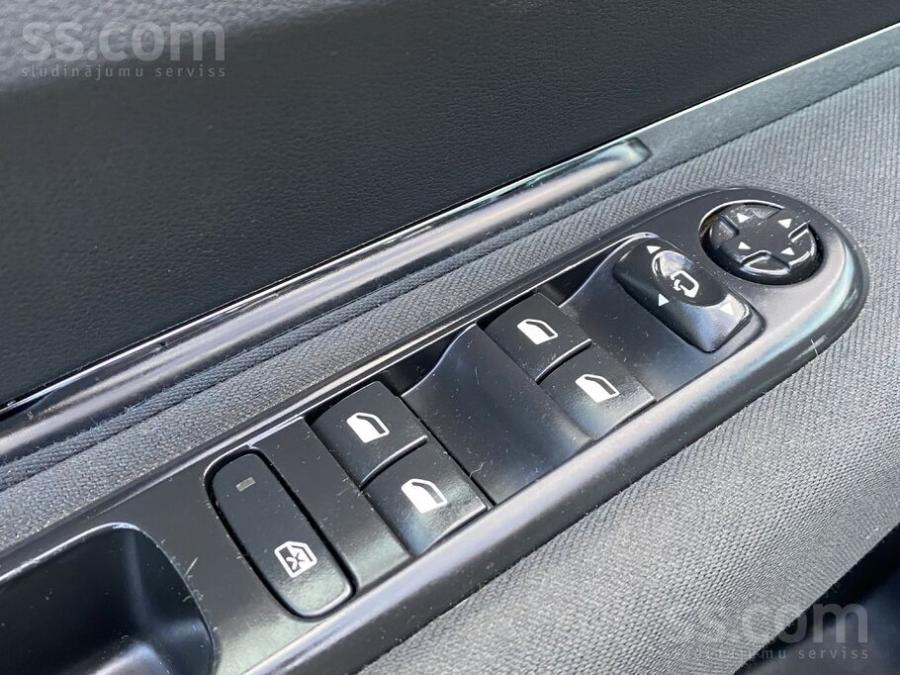 Grey Peugeot 3008 2015 in Riga, with an engine capacity of 1.60 L and mileage of 244 thousand km for 4490 €, photo 29 on AUTOMOTO.COM.LV