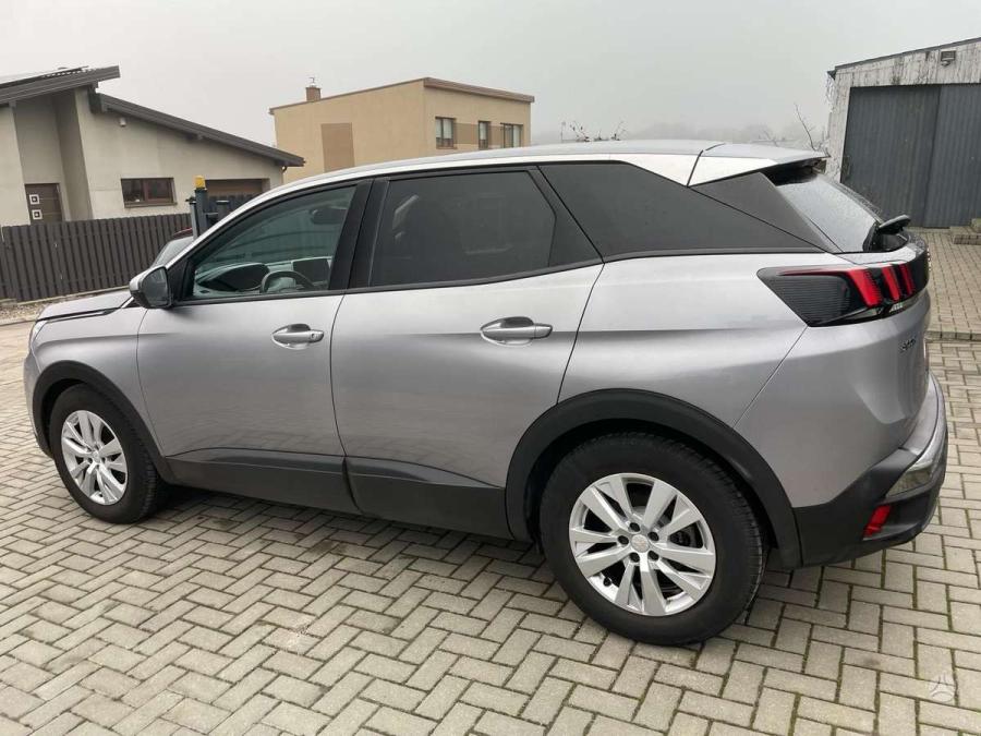Grey Peugeot 3008 2019 in Kaunas, with an engine capacity of 1.20 L and mileage of 60 thousand km for 15350 €, photo 3 on AUTOMOTO.COM.LV