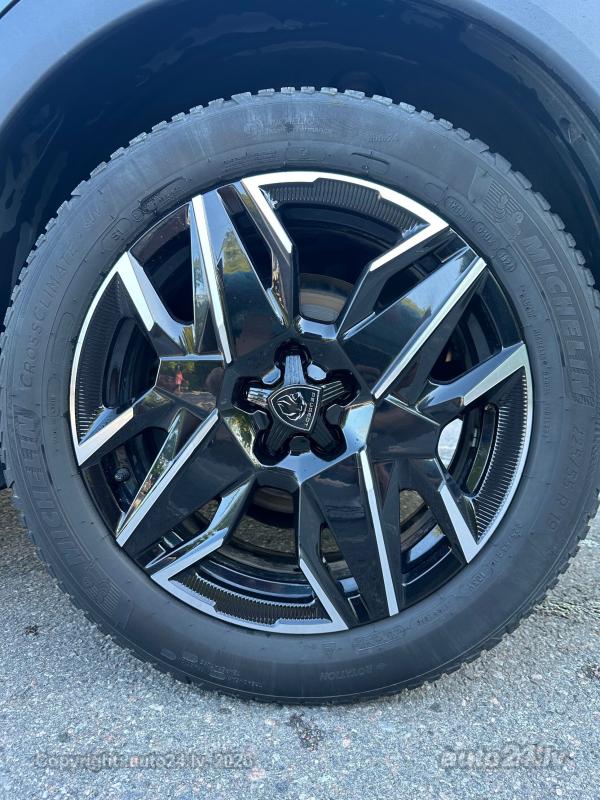Pelēks Peugeot 3008 2024 Tallina, ar dzinēja tilpumu 1.20 L un nobraukumu 36 tūkst. km par 31900 €, foto 7 vietnē AUTOMOTO.COM.LV