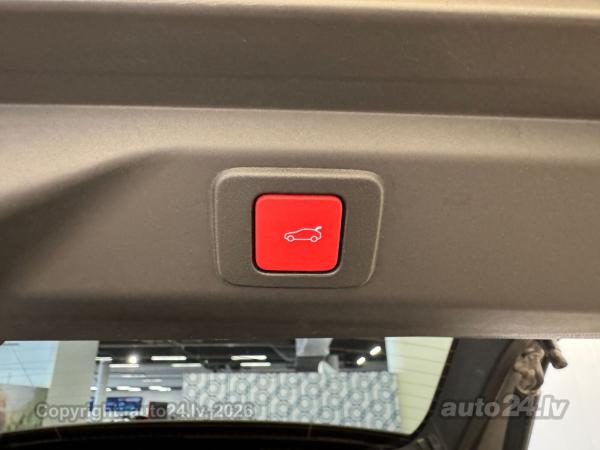 Pelēks Peugeot 3008 2024 Tallina, ar dzinēja tilpumu 0.00 L un nobraukumu 25 tūkst. km par 34900 €, foto 5 vietnē AUTOMOTO.COM.LV