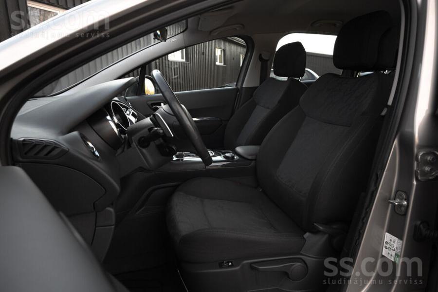 Grey Peugeot 3008 2010 in Jelgava, with an engine capacity of 1.60 L and mileage of 279 thousand km for 3900 €, photo 20 on AUTOMOTO.COM.LV