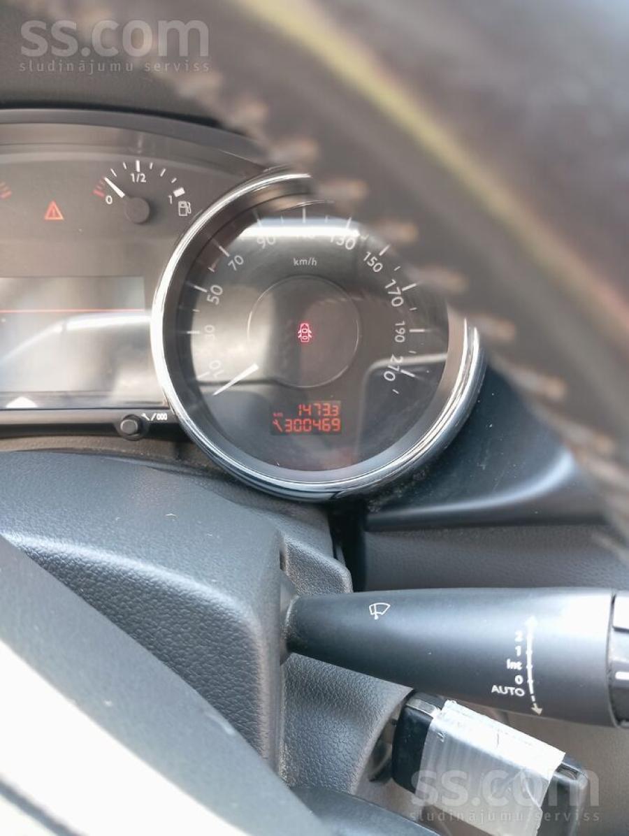 Pelēks Peugeot 3008 2010 Dobele, ar dzinēja tilpumu 1.90 L un nobraukumu 300 tūkst. km par 2500 €, foto 4 vietnē AUTOMOTO.COM.LV