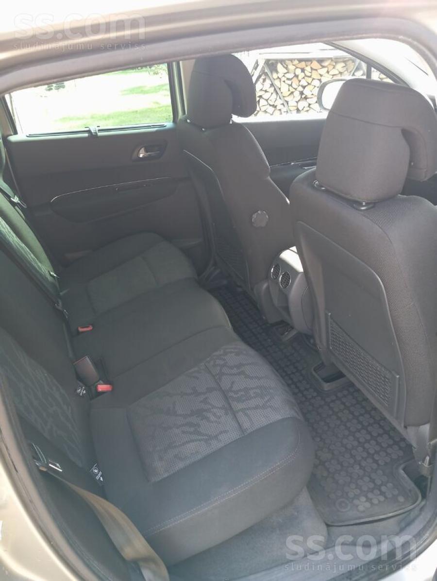 Pelēks Peugeot 3008 2010 Dobele, ar dzinēja tilpumu 1.90 L un nobraukumu 300 tūkst. km par 2500 €, foto 13 vietnē AUTOMOTO.COM.LV