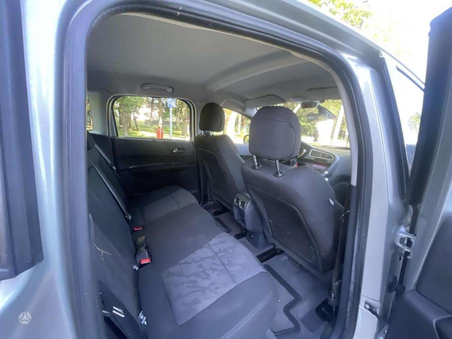 Pelēks Peugeot 3008 2010 Kauņa, ar dzinēja tilpumu 1.56 L un nobraukumu 220 tūkst. km par 3150 €, foto 12 vietnē AUTOMOTO.COM.LV