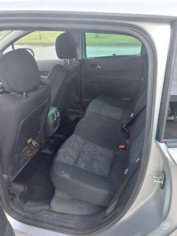 Grey Peugeot 3008 2010 in Siauliai, with an engine capacity of 2.00 L and mileage of 295 thousand km for 3000 €, photo 9 on AUTOMOTO.COM.LV