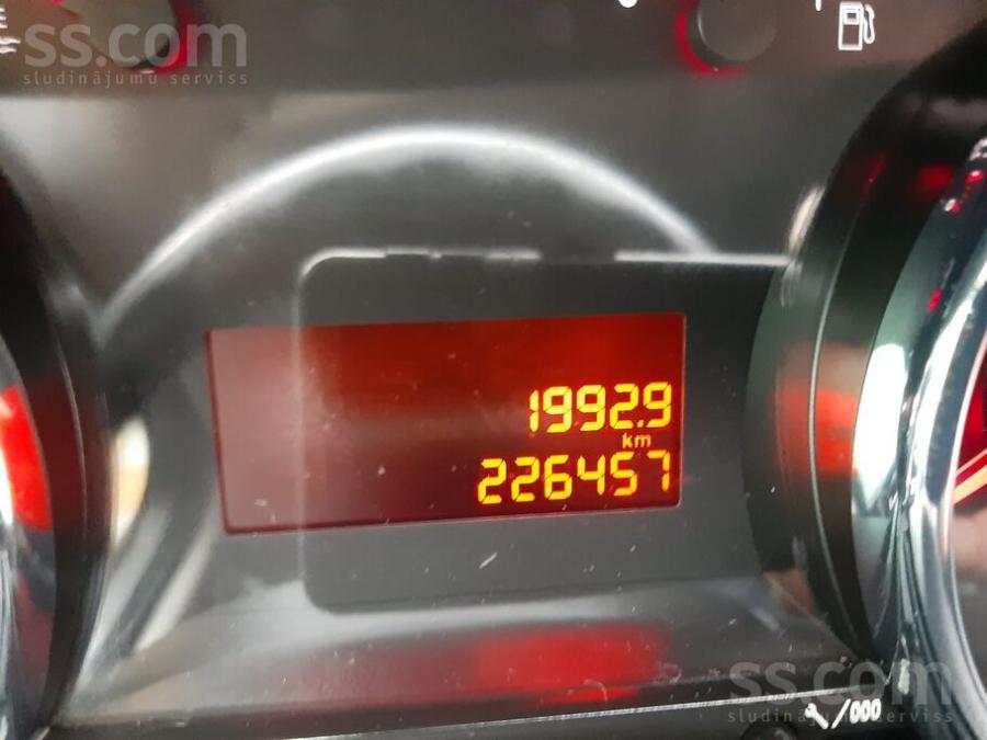 Pelēks Peugeot 3008 2011 Daugavpils, ar dzinēja tilpumu 1.60 L un nobraukumu 0 tūkst. km par 3450 €, foto 14 vietnē AUTOMOTO.COM.LV