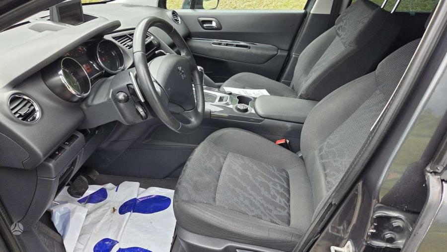 Pelēks Peugeot 3008 2012 Plungė, ar dzinēja tilpumu 1.56 L un nobraukumu 289 tūkst. km par 4200 €, foto 8 vietnē AUTOMOTO.COM.LV