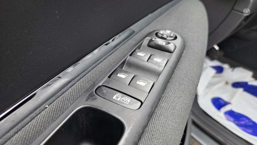 Pelēks Peugeot 3008 2012 Plungė, ar dzinēja tilpumu 1.56 L un nobraukumu 289 tūkst. km par 4200 €, foto 12 vietnē AUTOMOTO.COM.LV