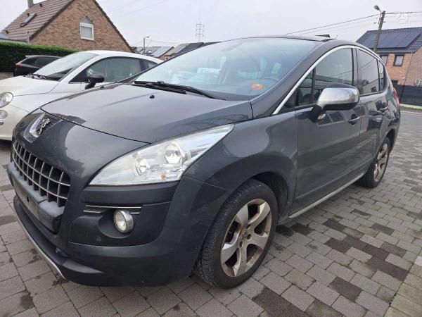 Grey Peugeot 3008 2013 in Ukmerge, with an engine capacity of 1.56 L and mileage of 179 thousand km for 3850 €, photo 3 on AUTOMOTO.COM.LV