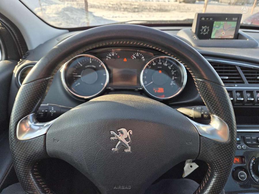 Pelēks Peugeot 3008 2015 Viļņa, ar dzinēja tilpumu 1.56 L un nobraukumu 213 tūkst. km par 6700 €, foto 12 vietnē AUTOMOTO.COM.LV