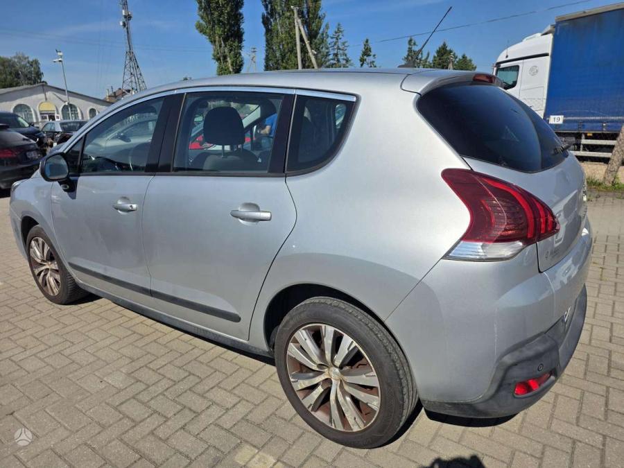 Grey Peugeot 3008 2015 in Taurage, with an engine capacity of 1.60 L and mileage of 200 thousand km for 5600 €, photo 7 on AUTOMOTO.COM.LV