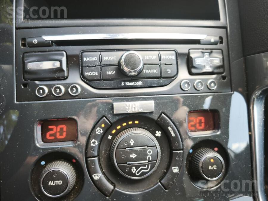 Pelēks Peugeot 3008 2015 Daugavpils, ar dzinēja tilpumu 1.60 L un nobraukumu 250 tūkst. km par 6700 €, foto 6 vietnē AUTOMOTO.COM.LV