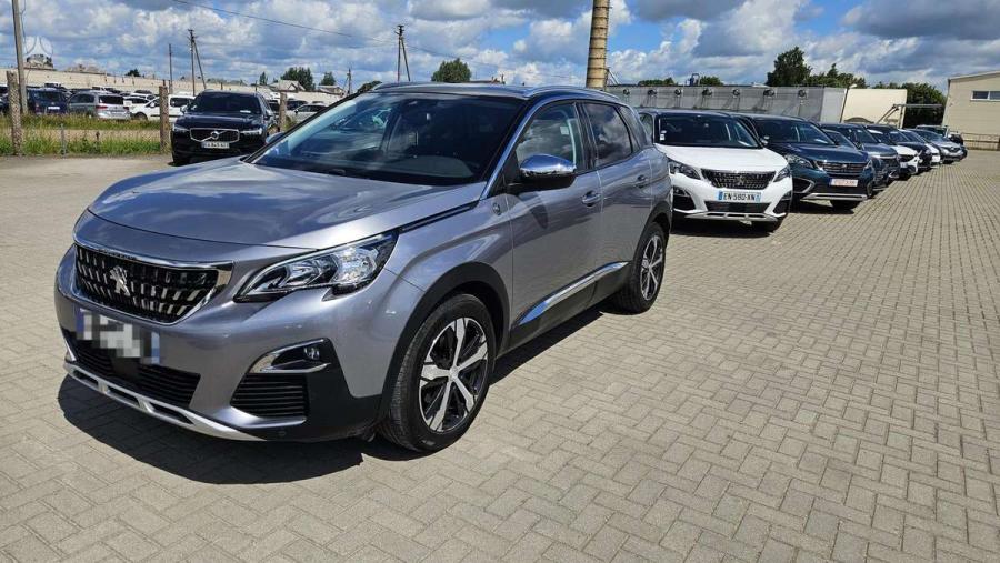 Grey Peugeot 3008 2018 in Taurage, with an engine capacity of 1.20 L and mileage of 143 thousand km for 9300 €, photo 3 on AUTOMOTO.COM.LV