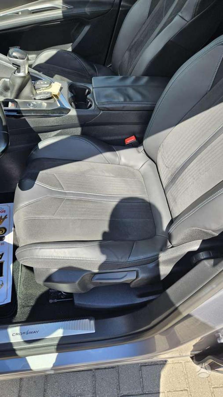 Grey Peugeot 3008 2018 in Taurage, with an engine capacity of 1.20 L and mileage of 143 thousand km for 9300 €, photo 7 on AUTOMOTO.COM.LV
