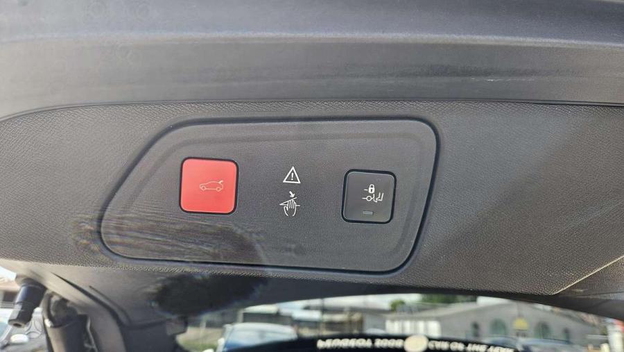 Grey Peugeot 3008 2018 in Taurage, with an engine capacity of 1.20 L and mileage of 143 thousand km for 9300 €, photo 9 on AUTOMOTO.COM.LV