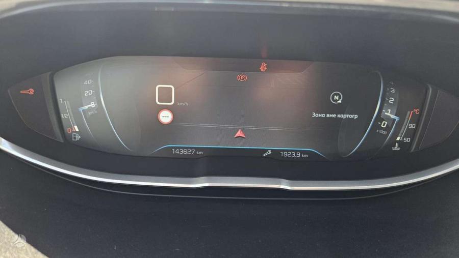 Grey Peugeot 3008 2018 in Taurage, with an engine capacity of 1.20 L and mileage of 143 thousand km for 9300 €, photo 15 on AUTOMOTO.COM.LV