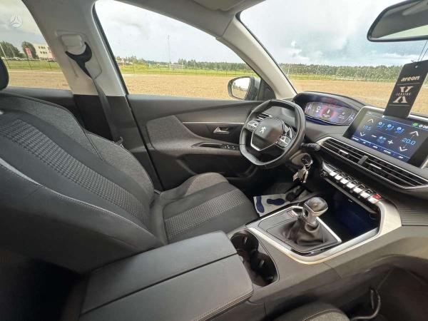 Grey Peugeot 3008 2019 in Taurage, with an engine capacity of 1.50 L and mileage of 246 thousand km for 8600 €, photo 9 on AUTOMOTO.COM.LV