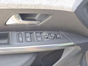 Pelēks Peugeot 3008 2024 Prienai, ar dzinēja tilpumu 1.20 L un nobraukumu 30 tūkst. km par 29300 €, foto 23 vietnē AUTOMOTO.COM.LV