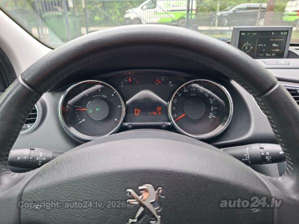 Grey Peugeot 3008 2016 in Tallinn, with an engine capacity of 1.60 L and mileage of 18 thousand km for 7990 €, photo 7 on AUTOMOTO.COM.LV