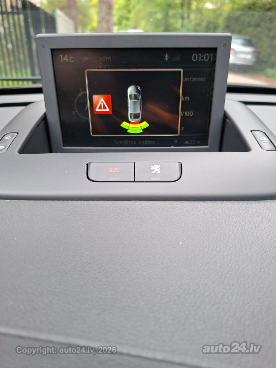 Pelēks Peugeot 3008 2016 Tallina, ar dzinēja tilpumu 1.60 L un nobraukumu 18 tūkst. km par 7990 €, foto 16 vietnē AUTOMOTO.COM.LV