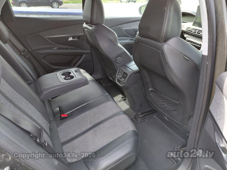 Grey Peugeot 3008 2017 in Tallinn, with an engine capacity of 1.60 L and mileage of 230 thousand km for 11900 €, photo 12 on AUTOMOTO.COM.LV