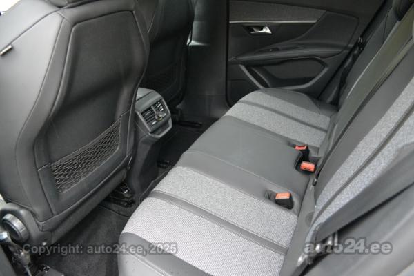 Grey Peugeot 3008 2018 in Tallinn, with an engine capacity of 1.20 L and mileage of 34 thousand km for 13900 €, photo 11 on AUTOMOTO.COM.LV