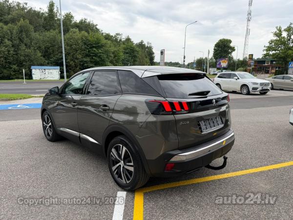 Grey Peugeot 3008 2018 in Parnu, with an engine capacity of 1.20 L and mileage of 130 thousand km for 12900 €, photo 4 on AUTOMOTO.COM.LV