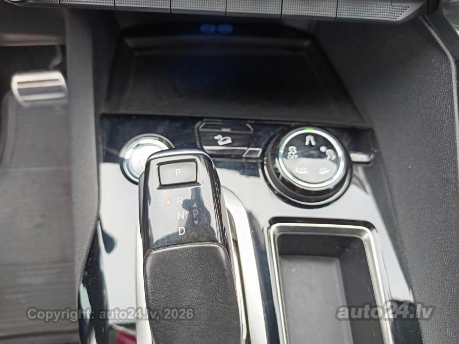 Grey Peugeot 3008 2019 in Tartu, with an engine capacity of 1.20 L and mileage of 151 thousand km for 11990 €, photo 13 on AUTOMOTO.COM.LV