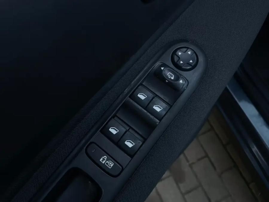 Peugeot 3008 2012 Rīga, ar dzinēja tilpumu 1.60 L un nobraukumu 231 tūkst. km par 5490 €, foto 15 vietnē AUTOMOTO.COM.LV
