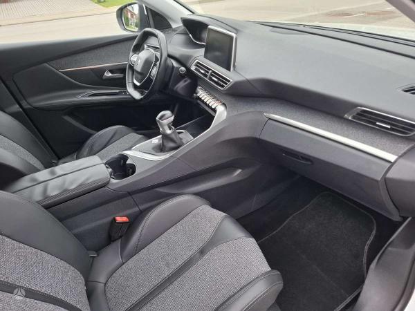 Peugeot 3008 2017 in Taurage, with an engine capacity of 1.20 L and mileage of 142 thousand km for 8700 €, photo 11 on AUTOMOTO.COM.LV