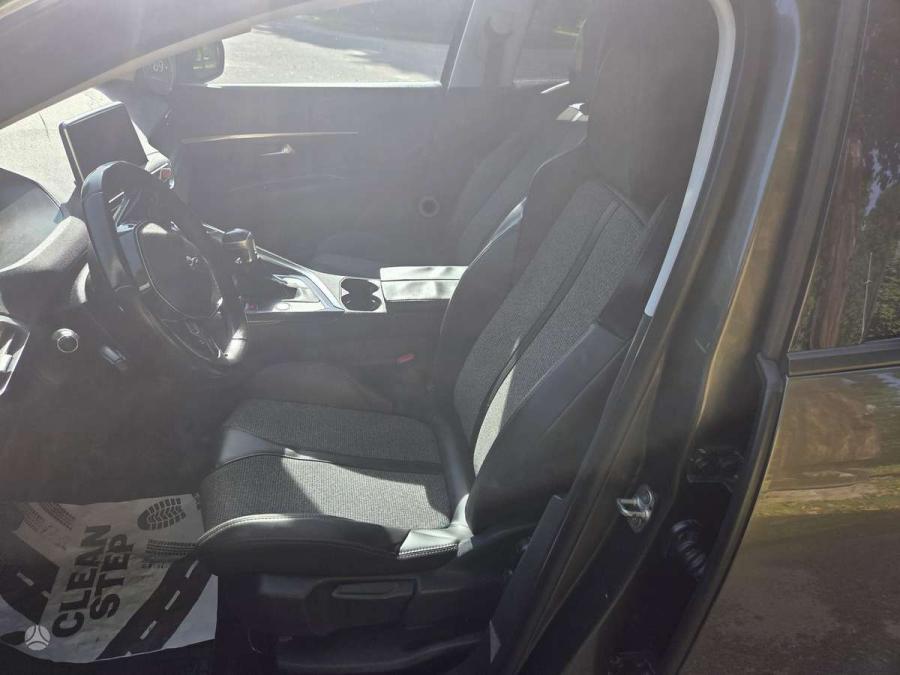 Peugeot 3008 2017 in Telschi, with an engine capacity of 1.60 L and mileage of 141 thousand km for 10300 €, photo 12 on AUTOMOTO.COM.LV