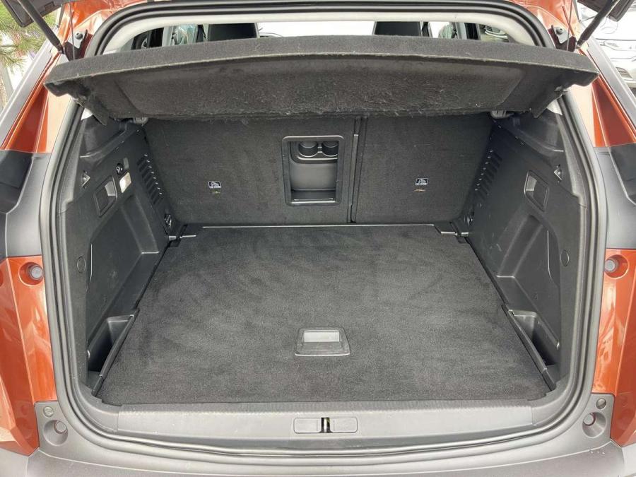 Orange Peugeot 3008 2017 in Taurage, with an engine capacity of 1.60 L and mileage of 139 thousand km for 12300 €, photo 11 on AUTOMOTO.COM.LV