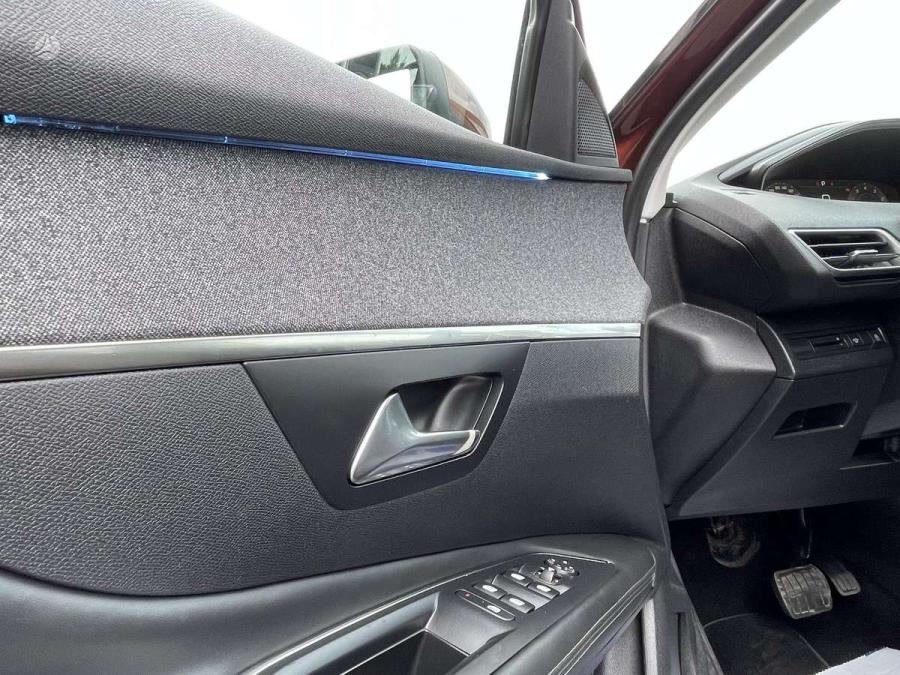Orange Peugeot 3008 2017 in Taurage, with an engine capacity of 1.60 L and mileage of 139 thousand km for 12300 €, photo 14 on AUTOMOTO.COM.LV