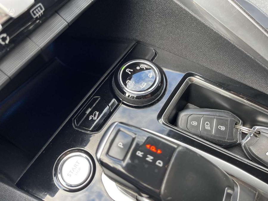 Orange Peugeot 3008 2017 in Taurage, with an engine capacity of 1.60 L and mileage of 139 thousand km for 12300 €, photo 28 on AUTOMOTO.COM.LV