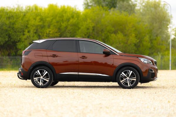 Orange Peugeot 3008 2017 in Jelgava, with an engine capacity of 1.20 L and mileage of 157 thousand km for 11900 €, photo 4 on AUTOMOTO.COM.LV