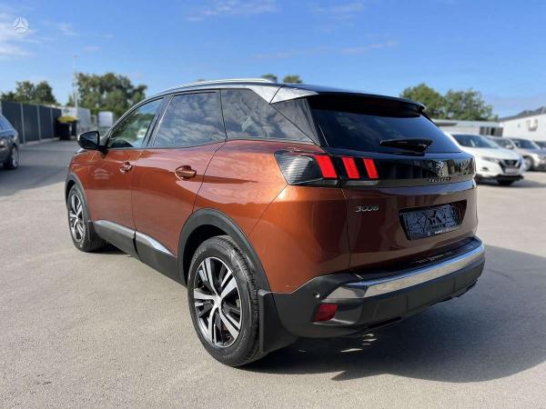 Orange Peugeot 3008 2018 in Siauliai, with an engine capacity of 1.20 L and mileage of 120 thousand km for 11800 €, photo 5 on AUTOMOTO.COM.LV