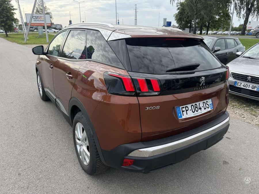Orange Peugeot 3008 2020 in Taurage, with an engine capacity of 1.50 L and mileage of 200 thousand km for 9700 €, photo 8 on AUTOMOTO.COM.LV